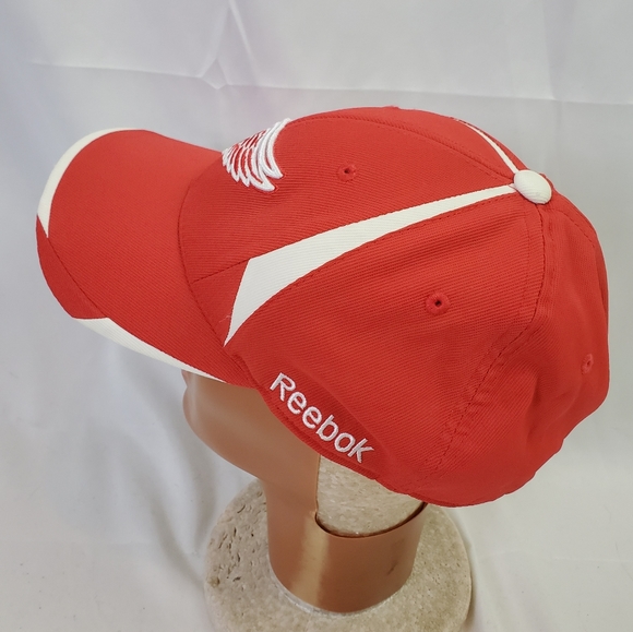 Reebok | Accessories | Reebok Nhl Detroit Red Wings Red Hat Baseball ...
